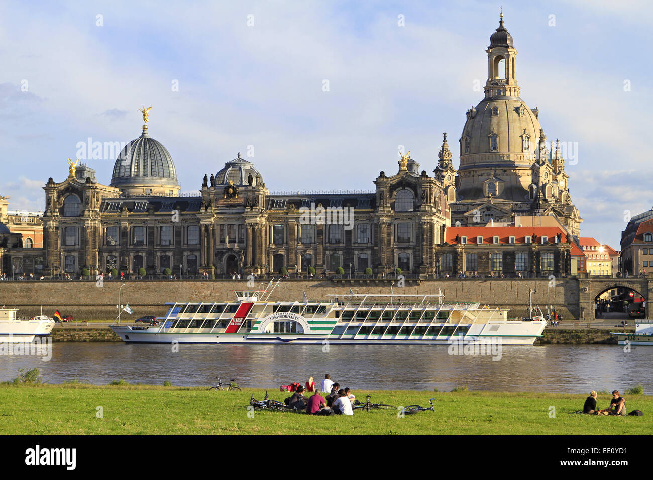 Deutschland, Sachsen, Dresden, Altstadt, Elbufer, Frauenkirche ...