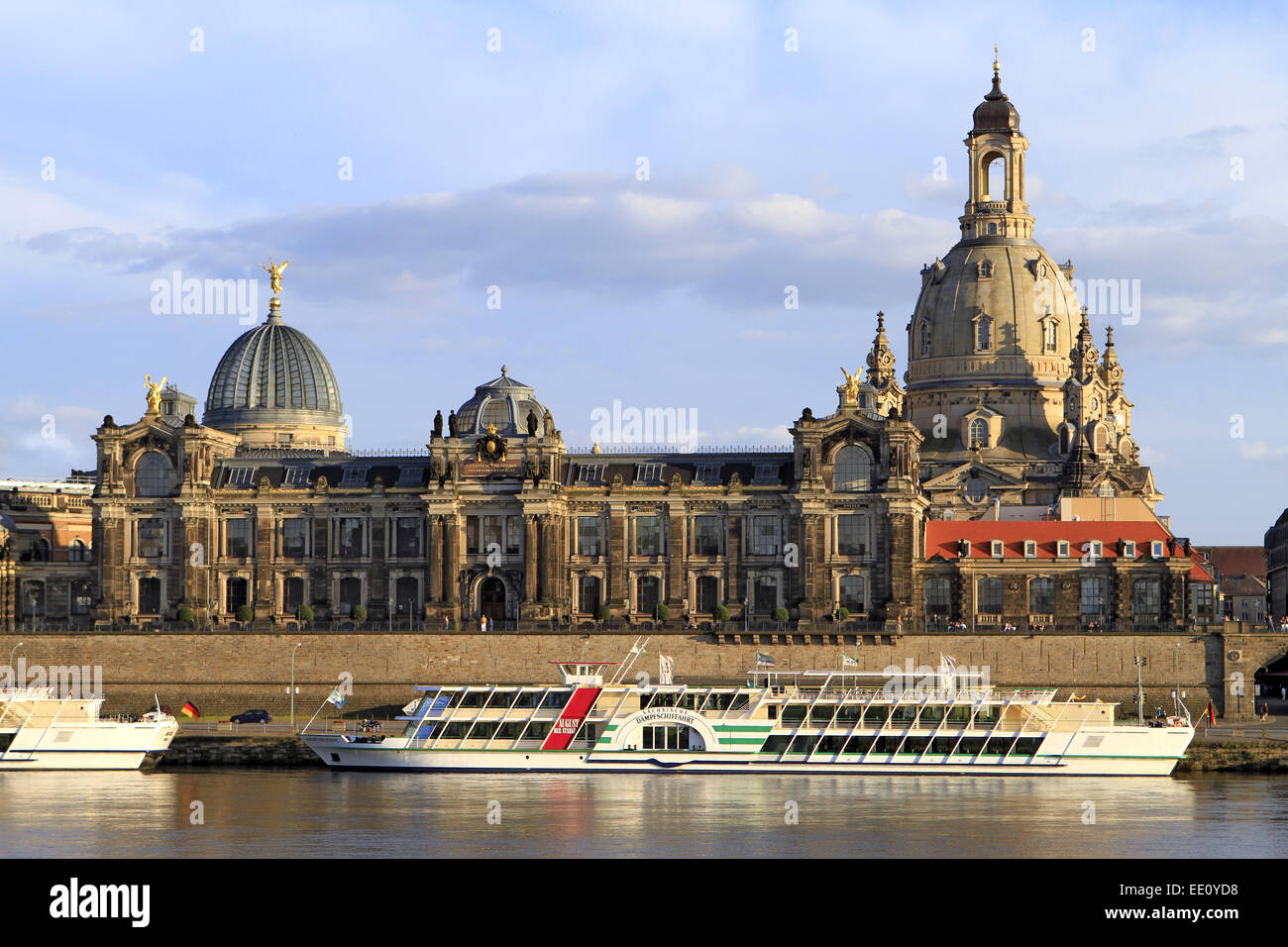 Deutschland, Sachsen, Dresden, Altstadt, Elbufer, Frauenkirche ...