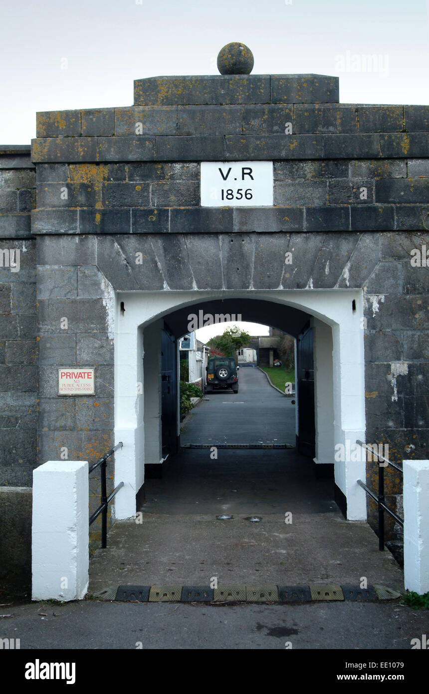 Dale Fort Study Centre in West Wales where students study marine ...