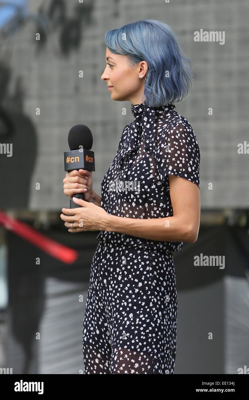 Nicole Richie seen filming scenes from her new reality show on VH1 ...