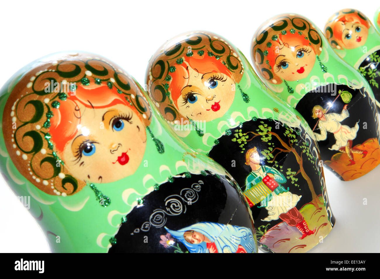 Matrjoschka, Matroschka, volkstuemliche russische Holzpuppe ...