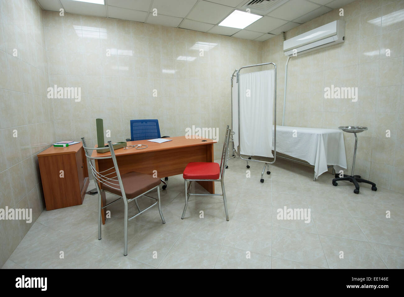 Hospital bed clinic healthcare hi-res stock photography and images - Alamy