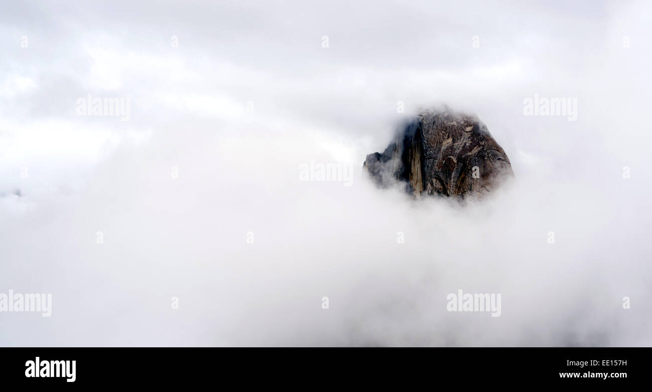 Thousand feet high hi-res stock photography and images - Alamy