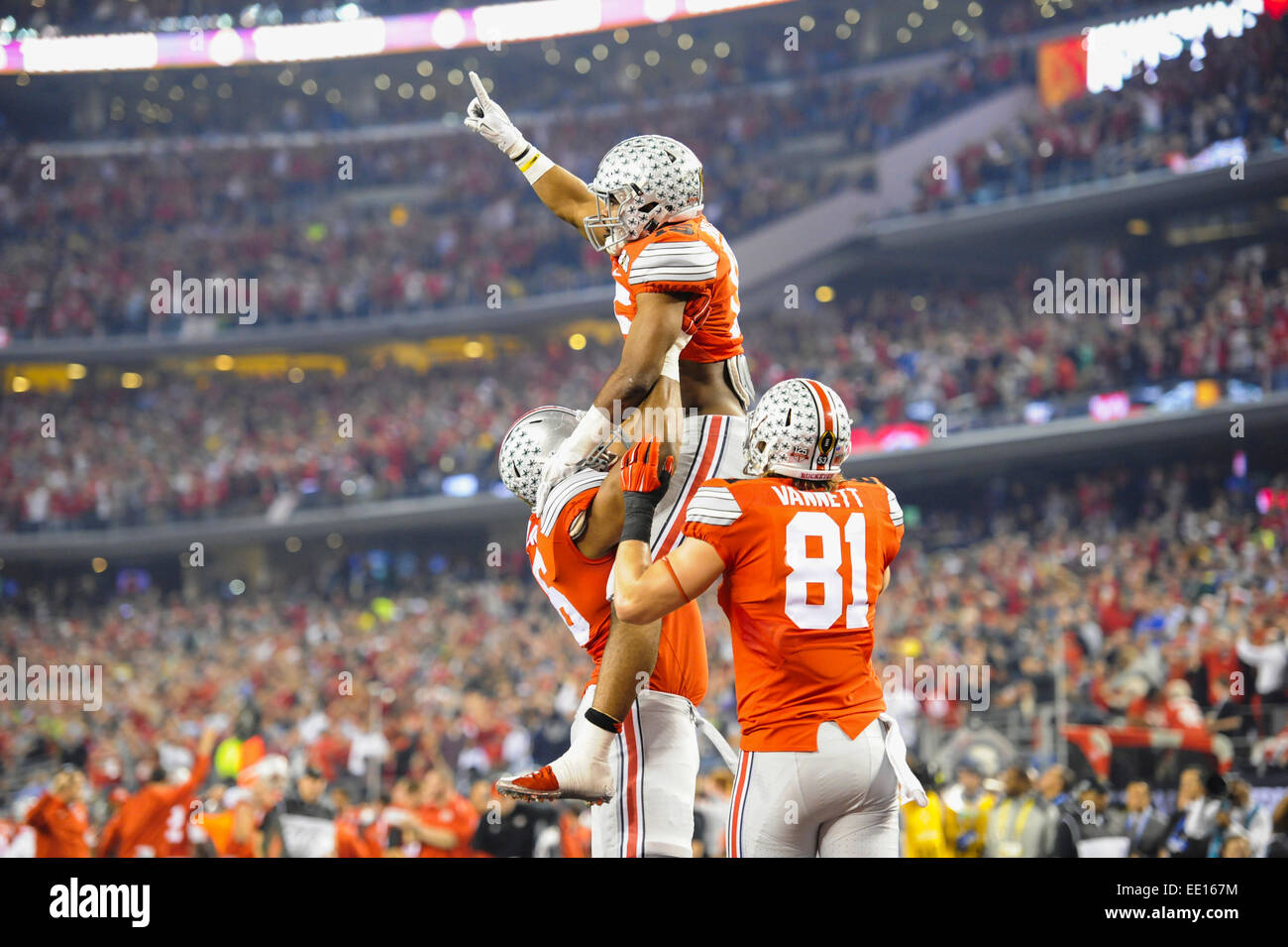 Ohio State running back Ezekiel Elliott (15) celebrates with receiver ...