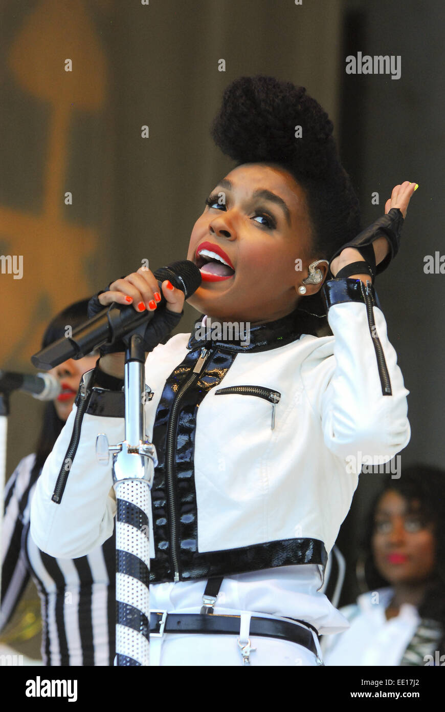 Janelle Monáe headlines day 2 of the Taste of Chicago 2014 at the ...