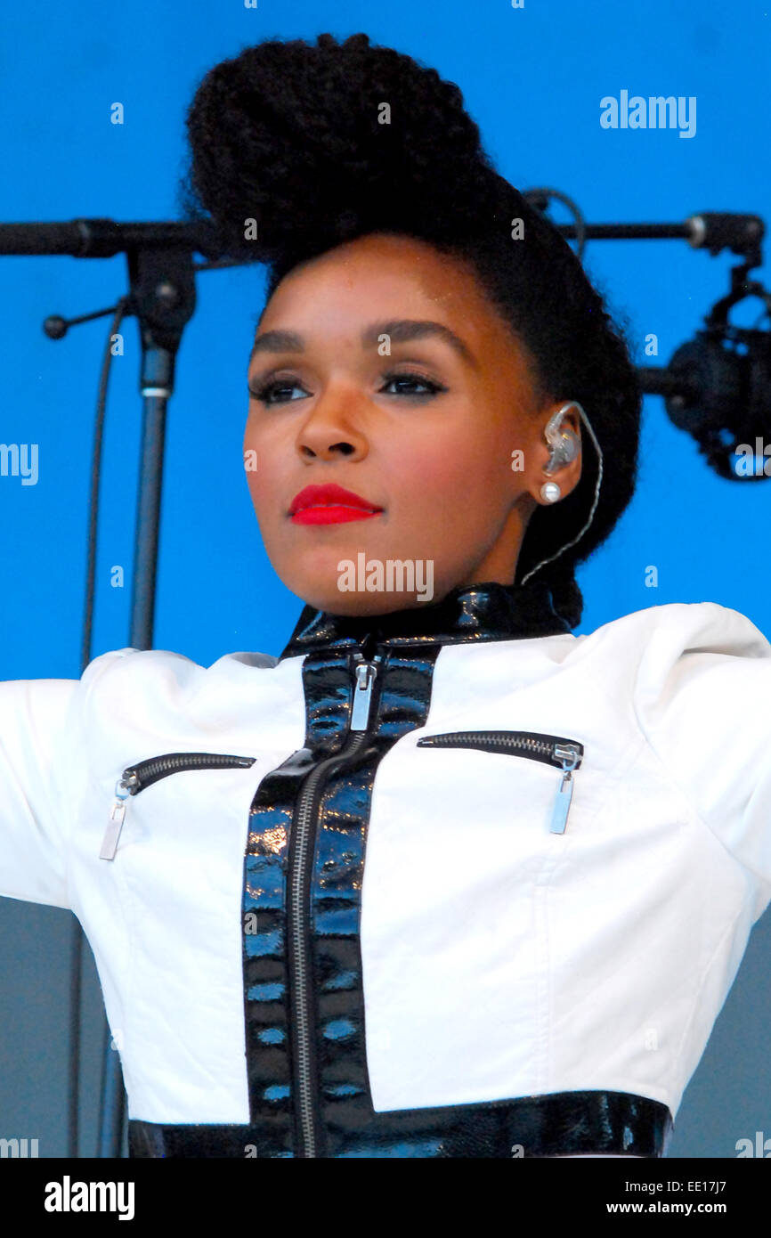 Janelle Monáe headlines day 2 of the Taste of Chicago 2014 at the ...