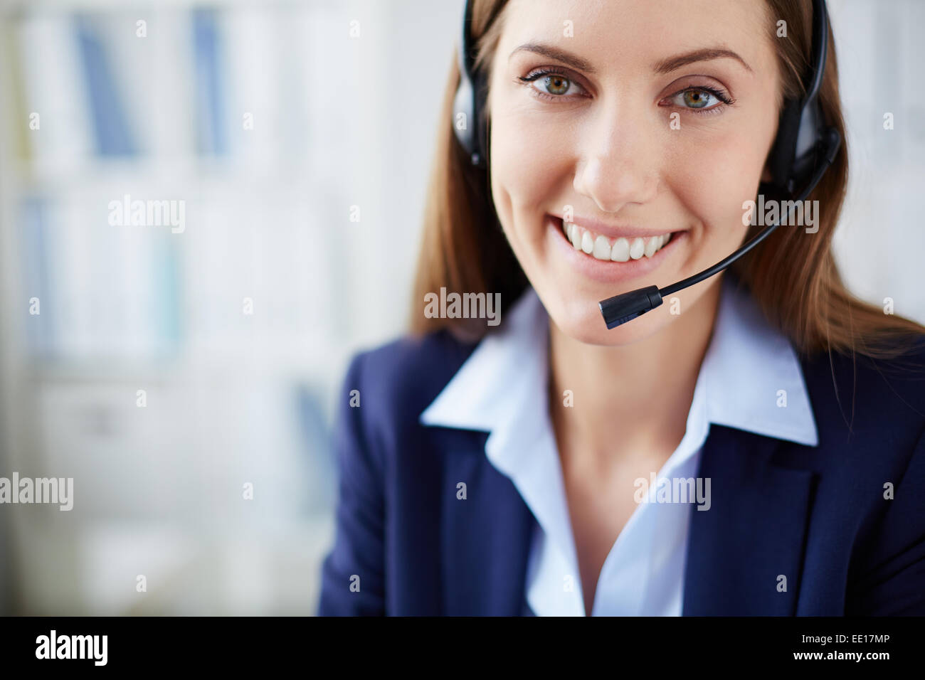 Phone agent hi-res stock photography and images - Alamy