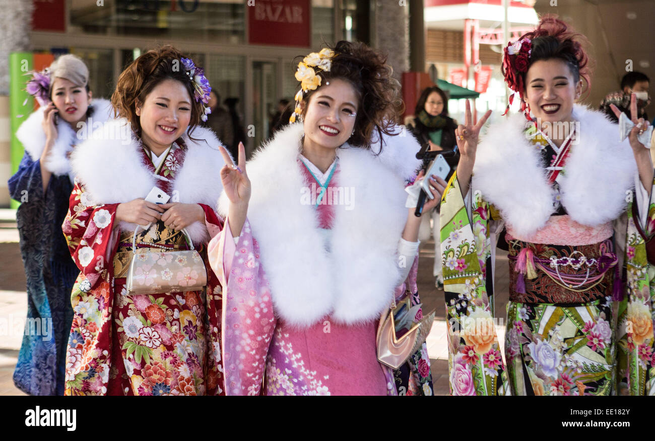 Tokyo, Japan. 12th January, 2015. Young Japanese celebrate becoming ...