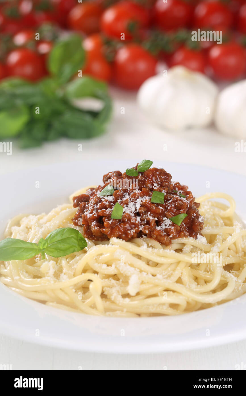 Spaghetti Bolognese pasta meal with tomatoes and meat on a plate Stock ...