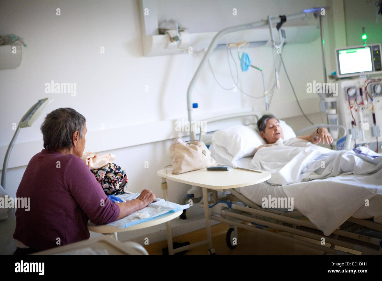 Hemodialysis patient hi-res stock photography and images - Alamy