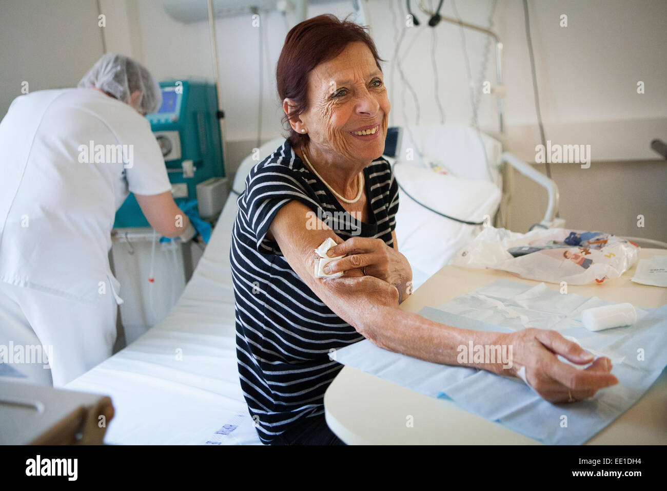 Hemodialysis arm hi-res stock photography and images - Alamy