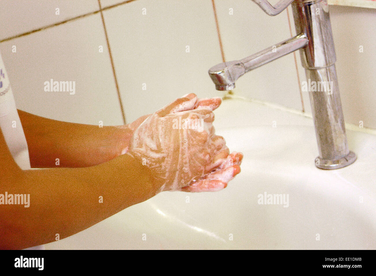 Washing surgical instruments hi-res stock photography and images - Alamy