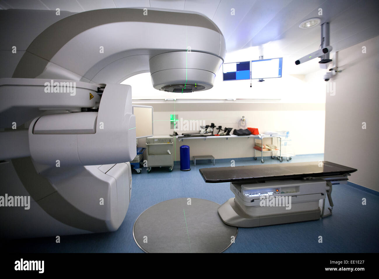 Intensity modulated radiation therapy hi-res stock photography and ...