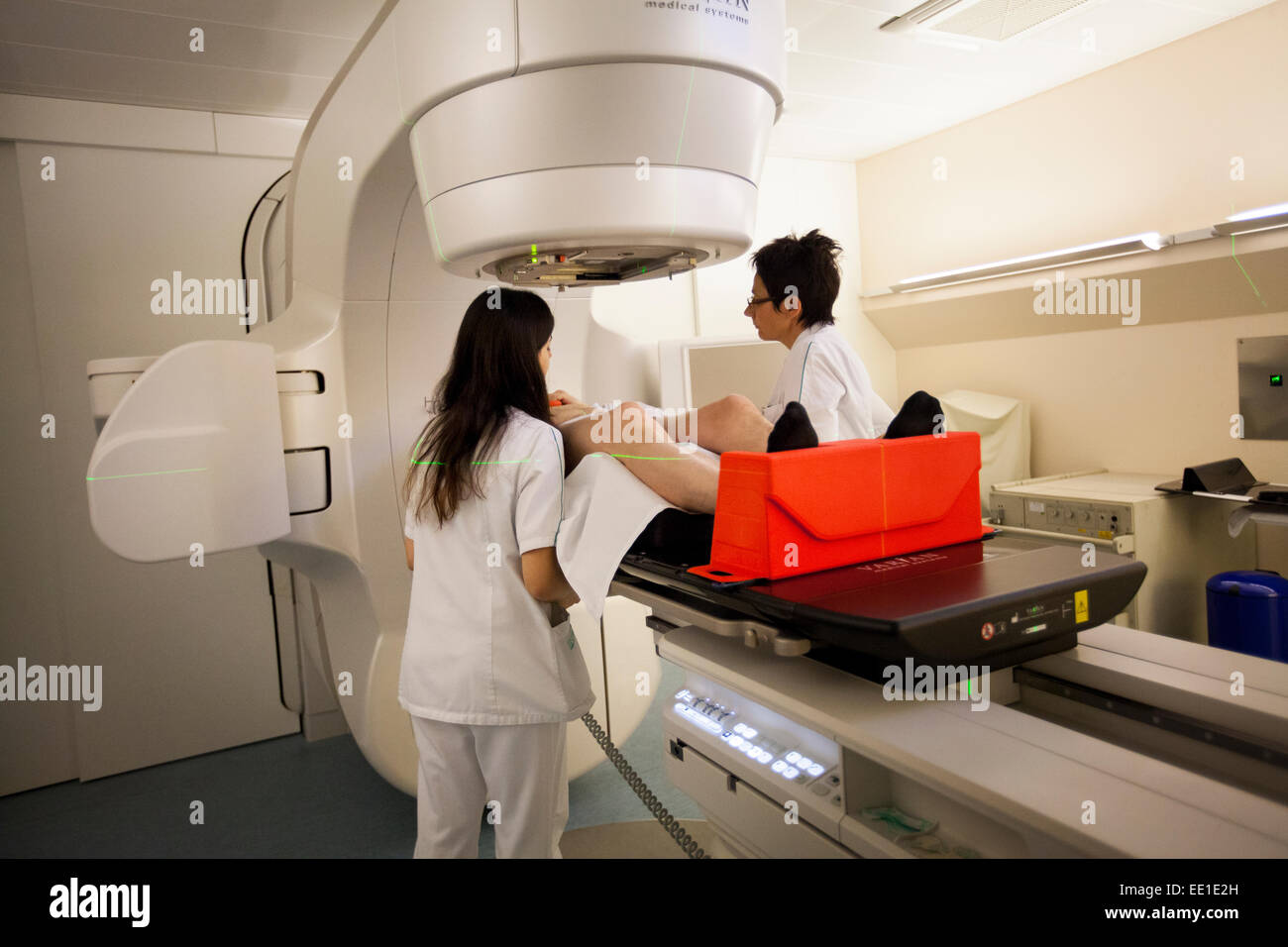Intensity modulated radiation therapy hi-res stock photography and ...