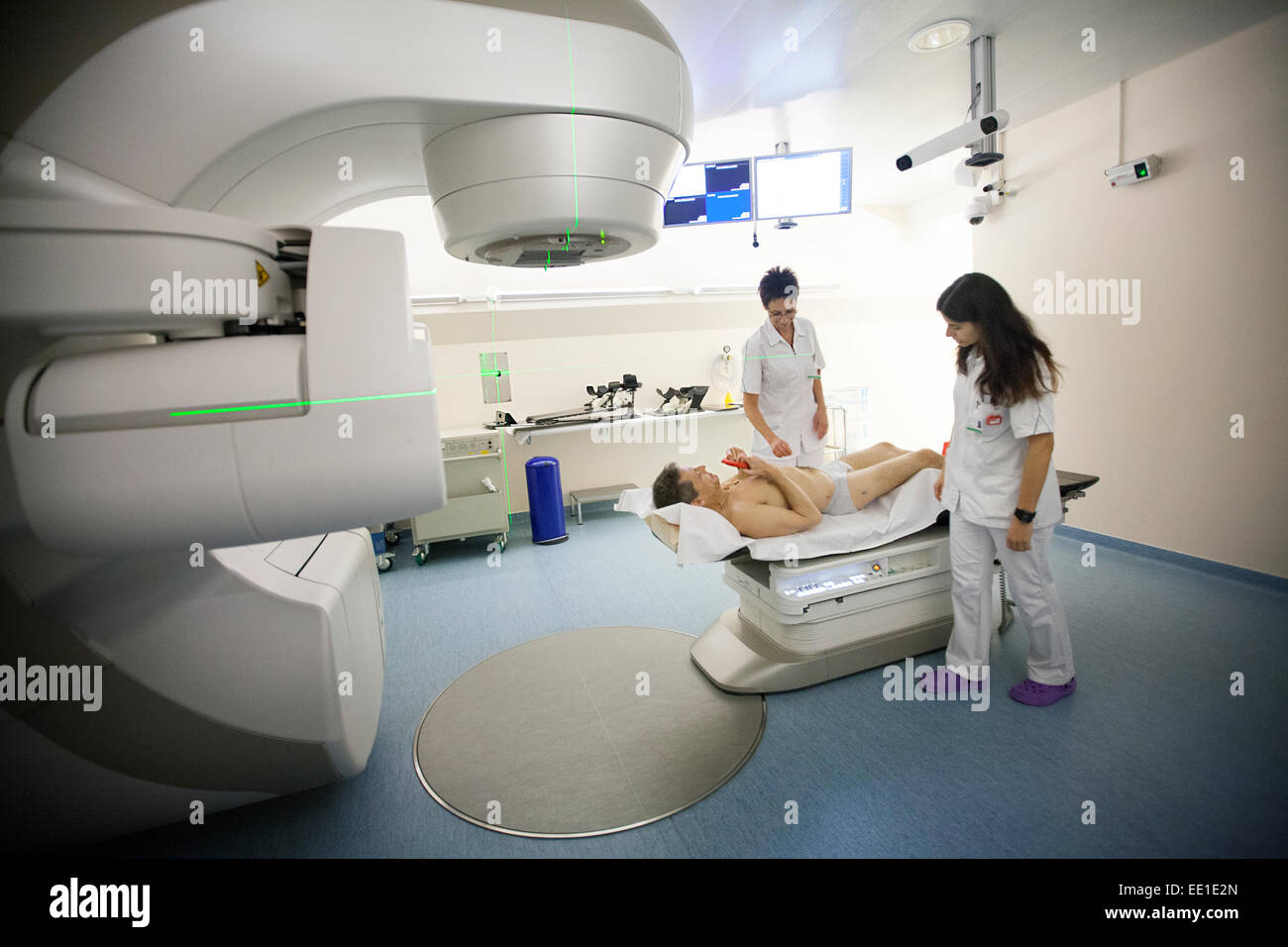 Intensity modulated radiation therapy hi-res stock photography and ...