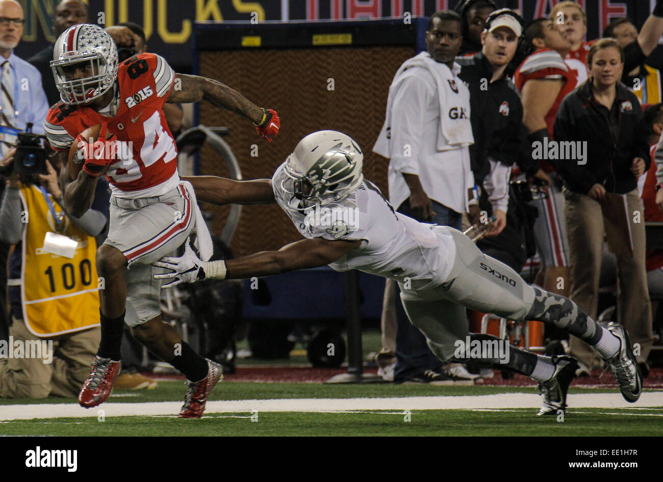 Arlington, TX, USA. 12th Jan, 2015. Ohio State WR # 84 Cory Smith catch ...