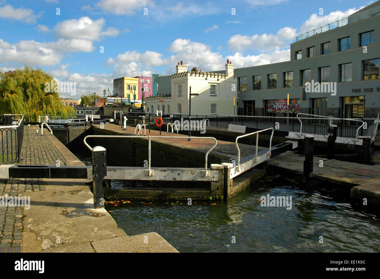 Hampstead road hi-res stock photography and images - Alamy