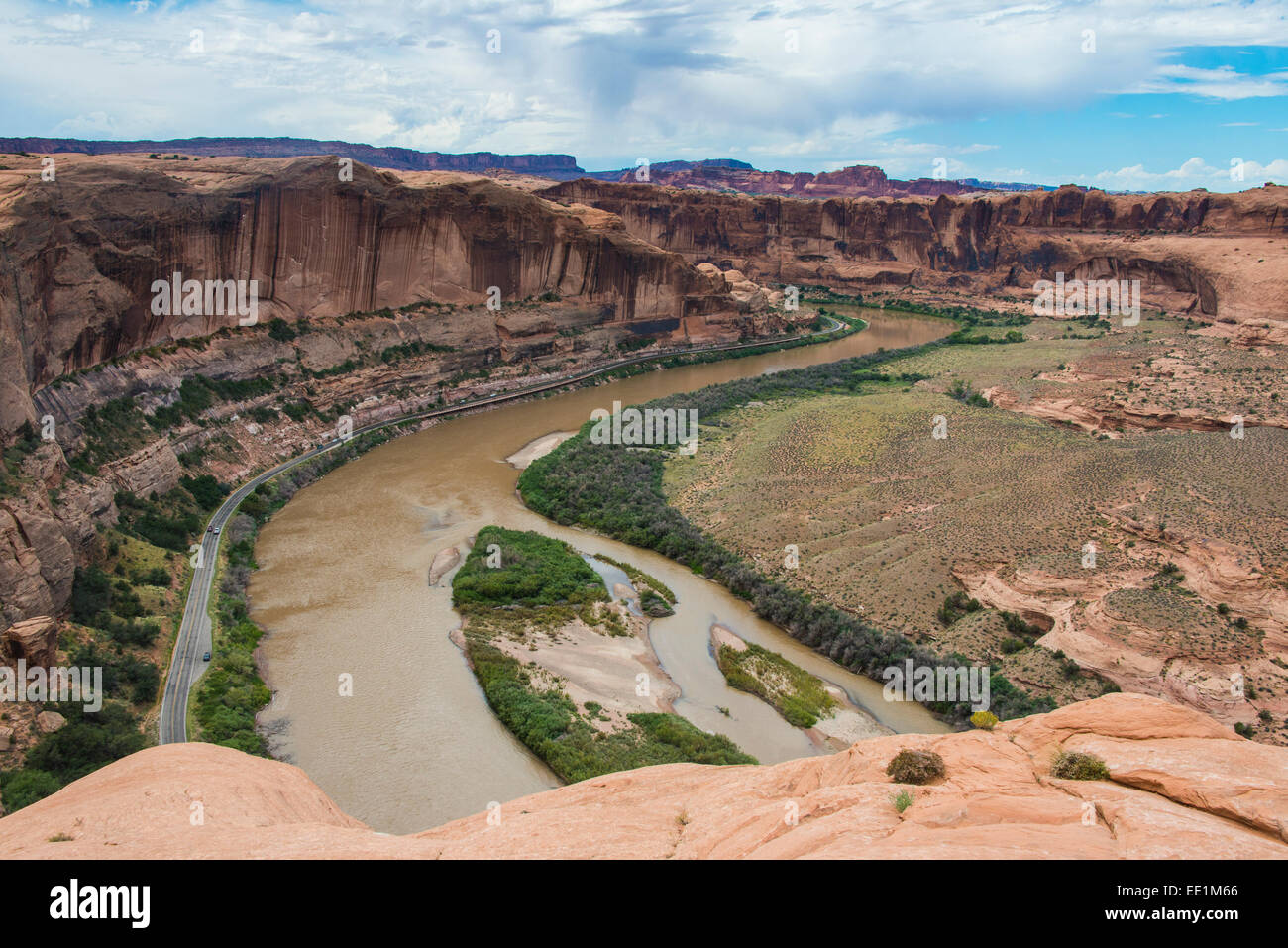 View over the Colorado River from the Slickrock trail, Moab, Utah ...