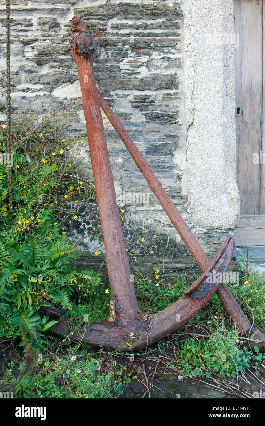 Ancient anchor hi-res stock photography and images - Alamy