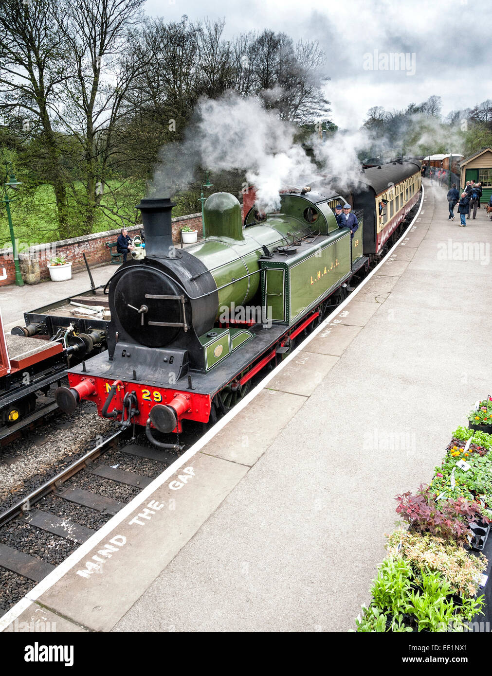 Steam engine pickering railway hi-res stock photography and images - Alamy