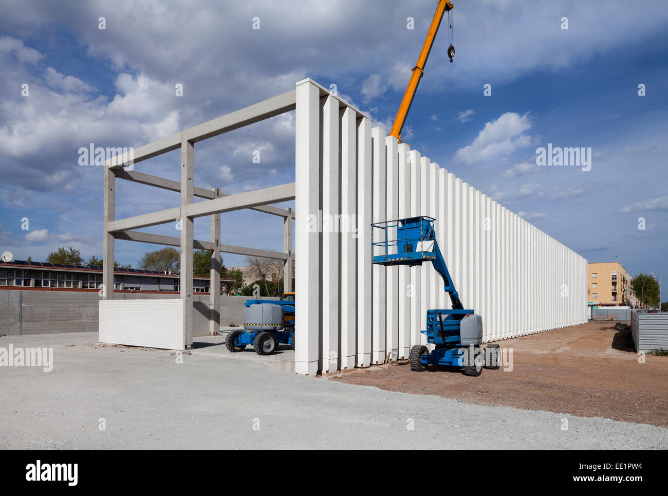 Steel scaffolding concrete columns hi-res stock photography and images ...
