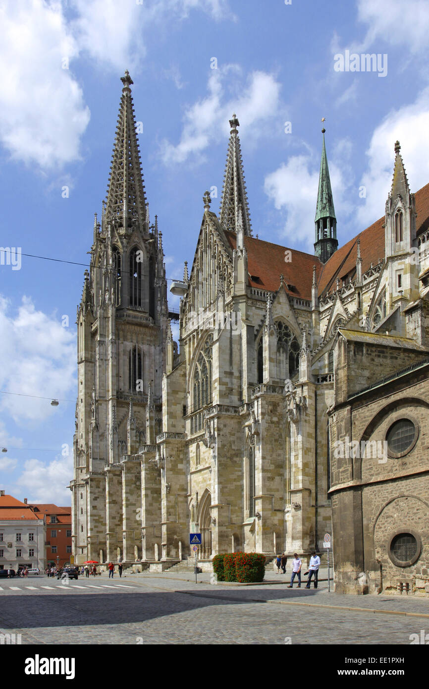 Regensburg cathedral interior hi-res stock photography and images - Alamy