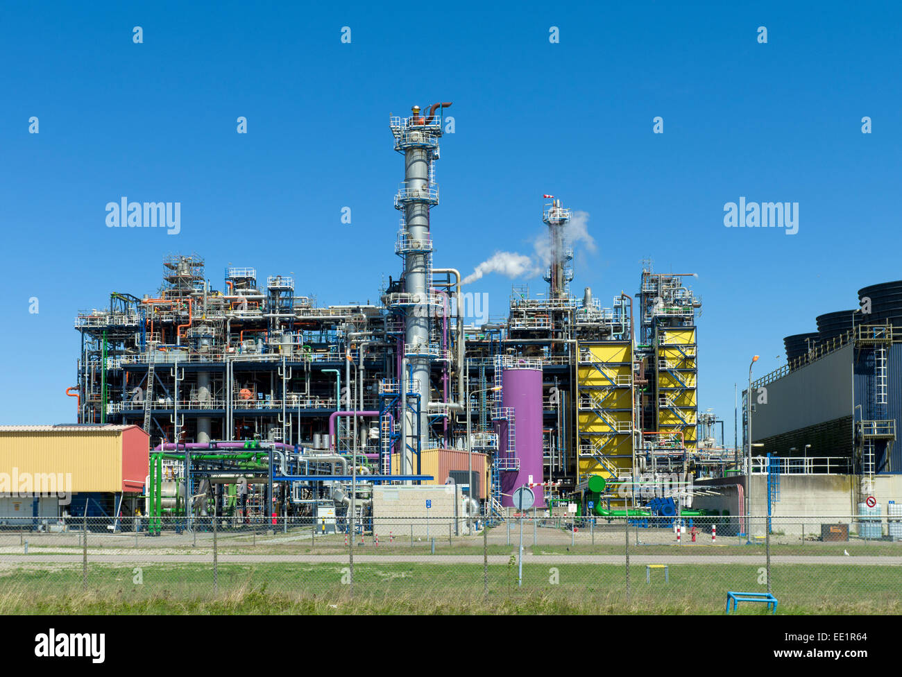 Petroleum installation hi-res stock photography and images - Alamy