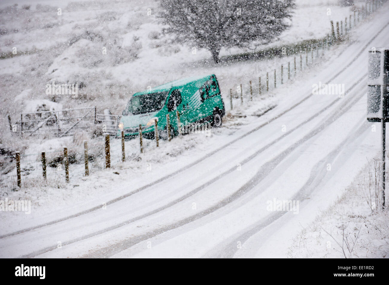 Car accident snow hi-res stock photography and images - Alamy