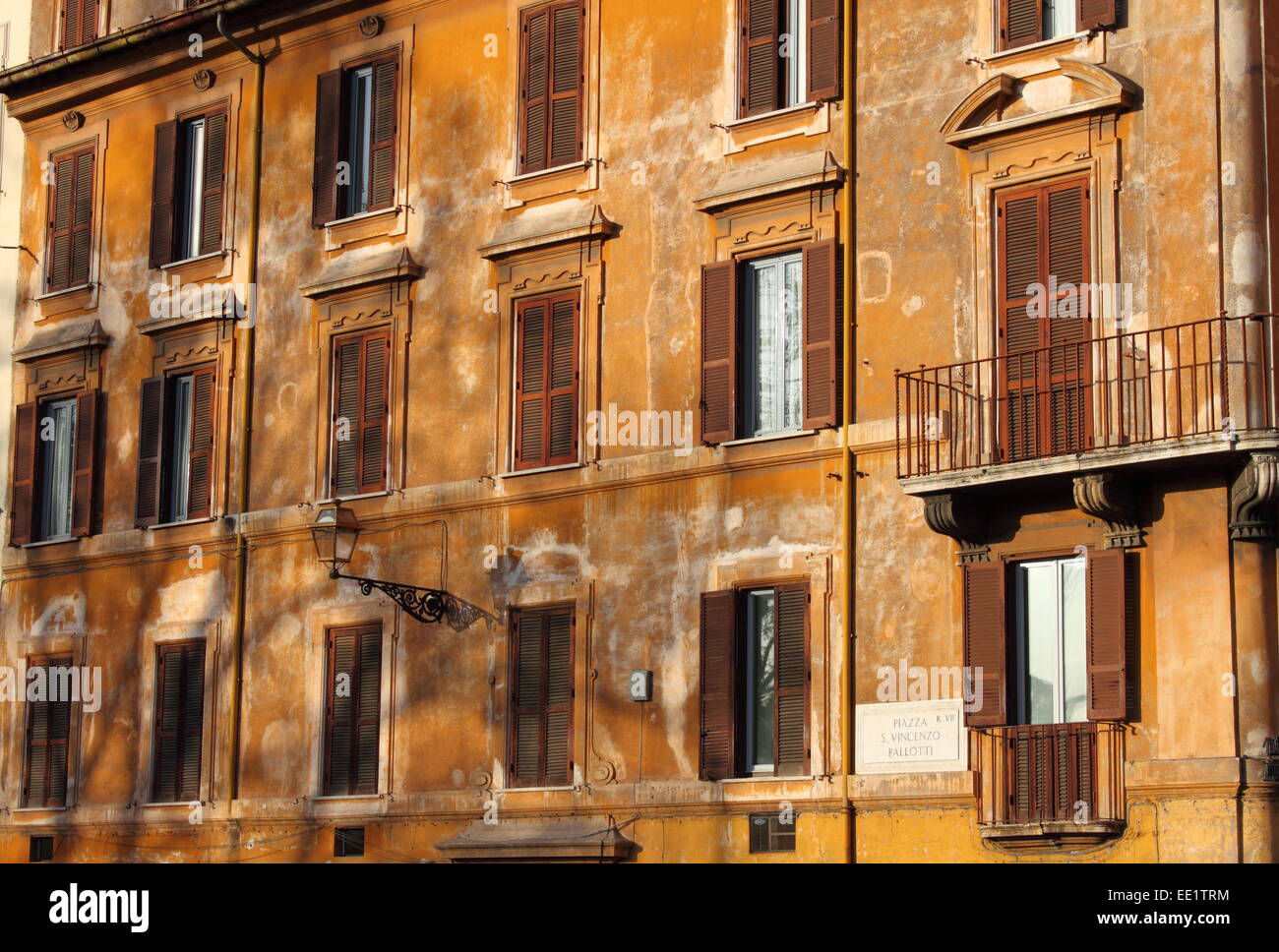 Downtown rome hi-res stock photography and images - Alamy