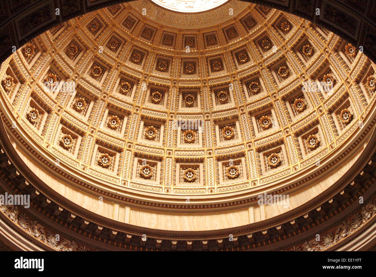 Internal church dome view hi-res stock photography and images - Alamy