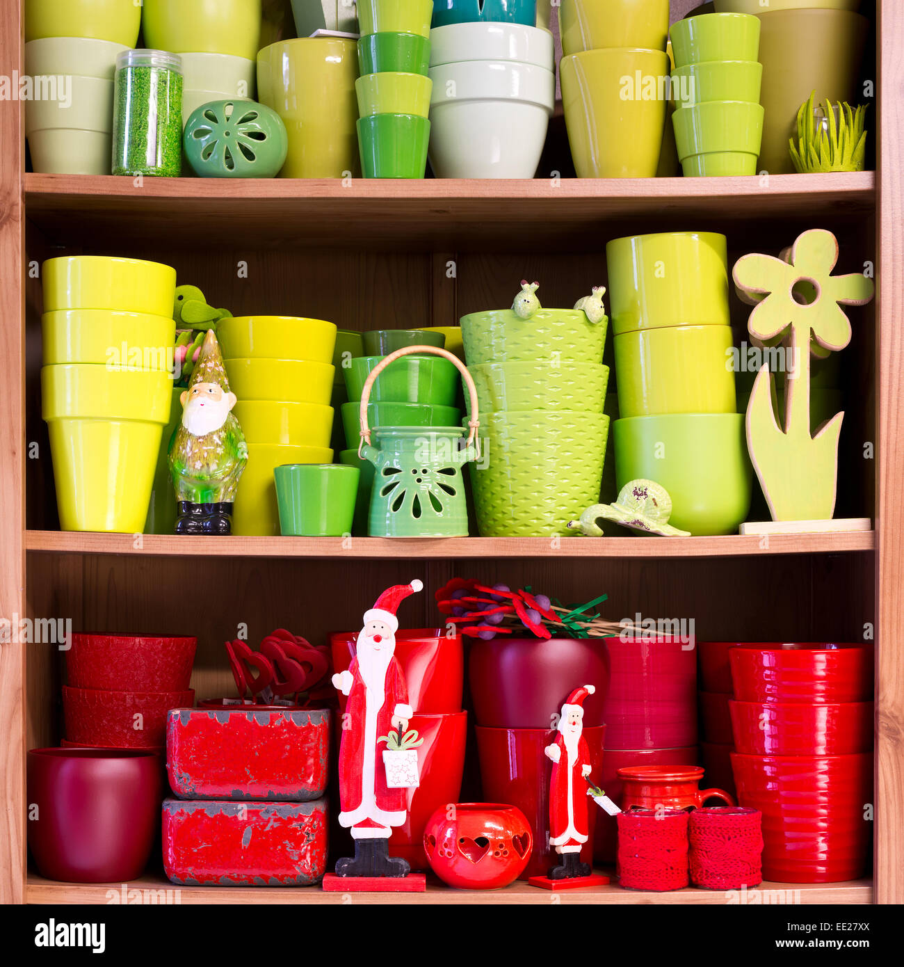 Ceramic flower pot stand hi-res stock photography and images - Alamy