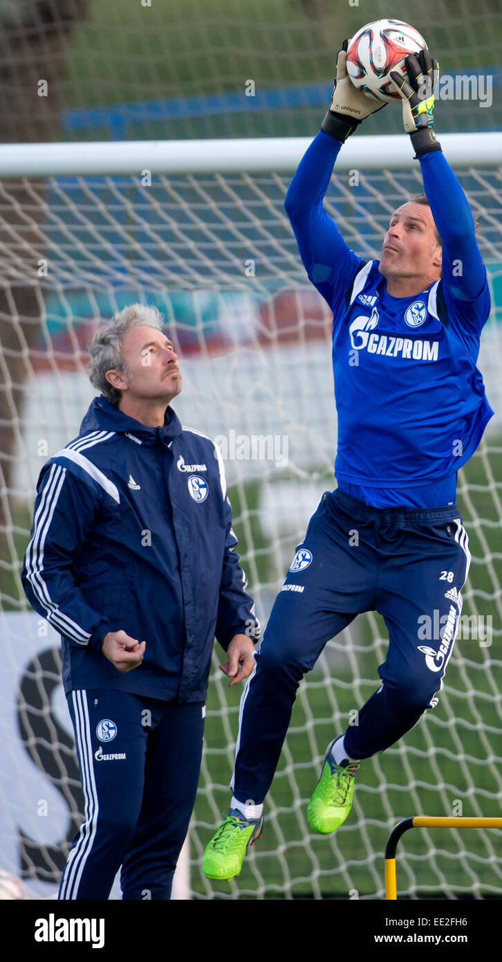 Doha, Qatar. 13th Jan, 2015. Schalke's goalkeeper Christian Wetklo (R ...