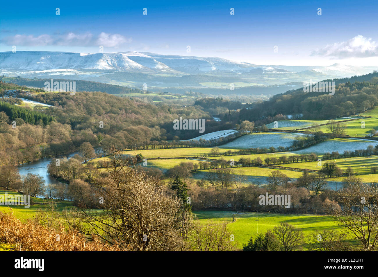 RIVER WYE AND WYE VALLEY POWYS WALES LOOKING TOWARDS SNOW COVERED BLACK ...