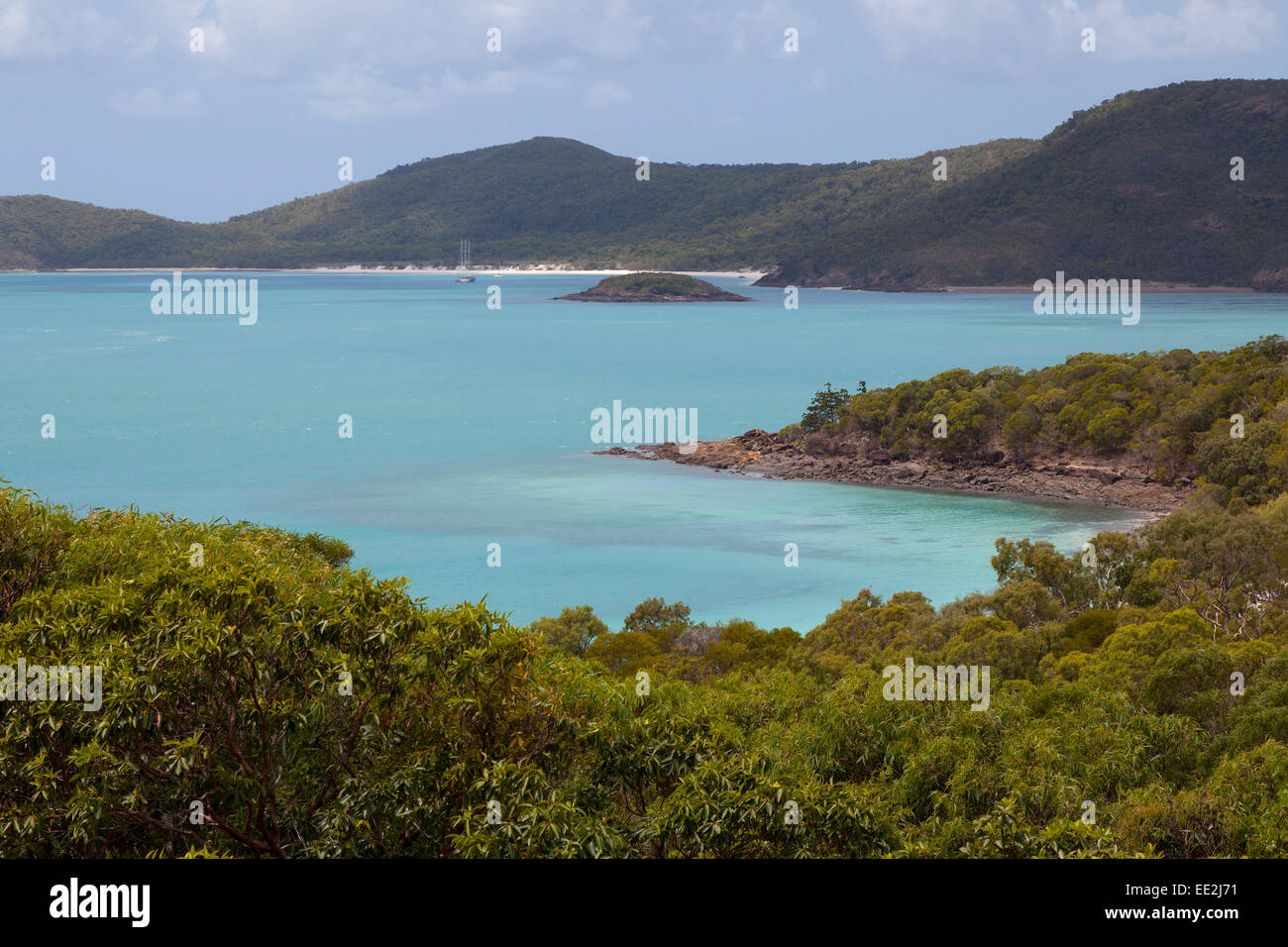 View of scenic Hill Inlet on Whitsunday Island. Whitsundays, Queensland ...