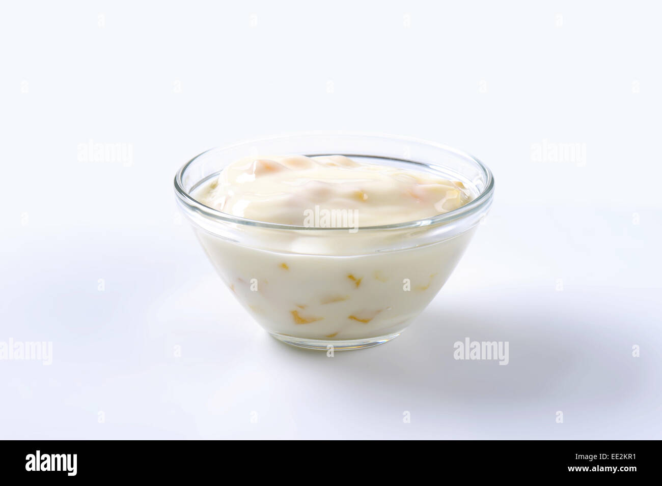 Bowl of fresh yoghurt with pieces of fruit Stock Photo - Alamy