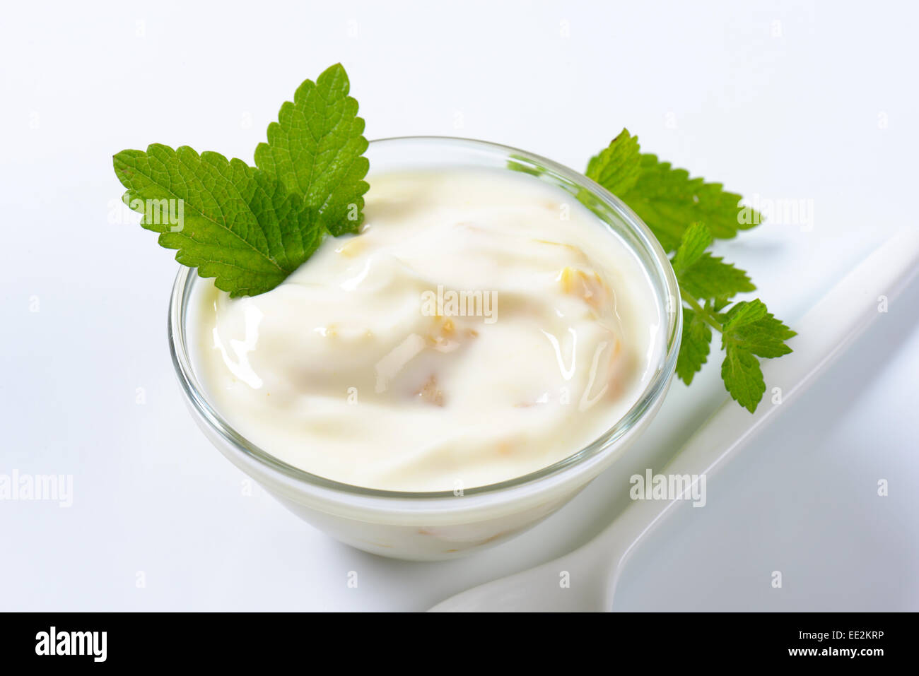 Bowl of fresh yoghurt with pieces of fruit Stock Photo - Alamy