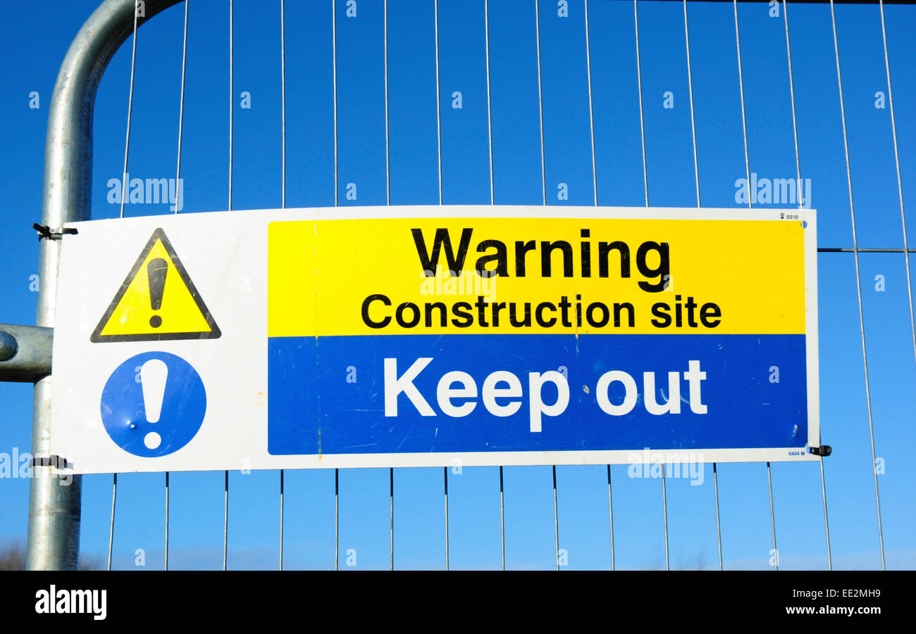 Construction site warning sign, Walsworth, Hitchin, Hertfordshire ...