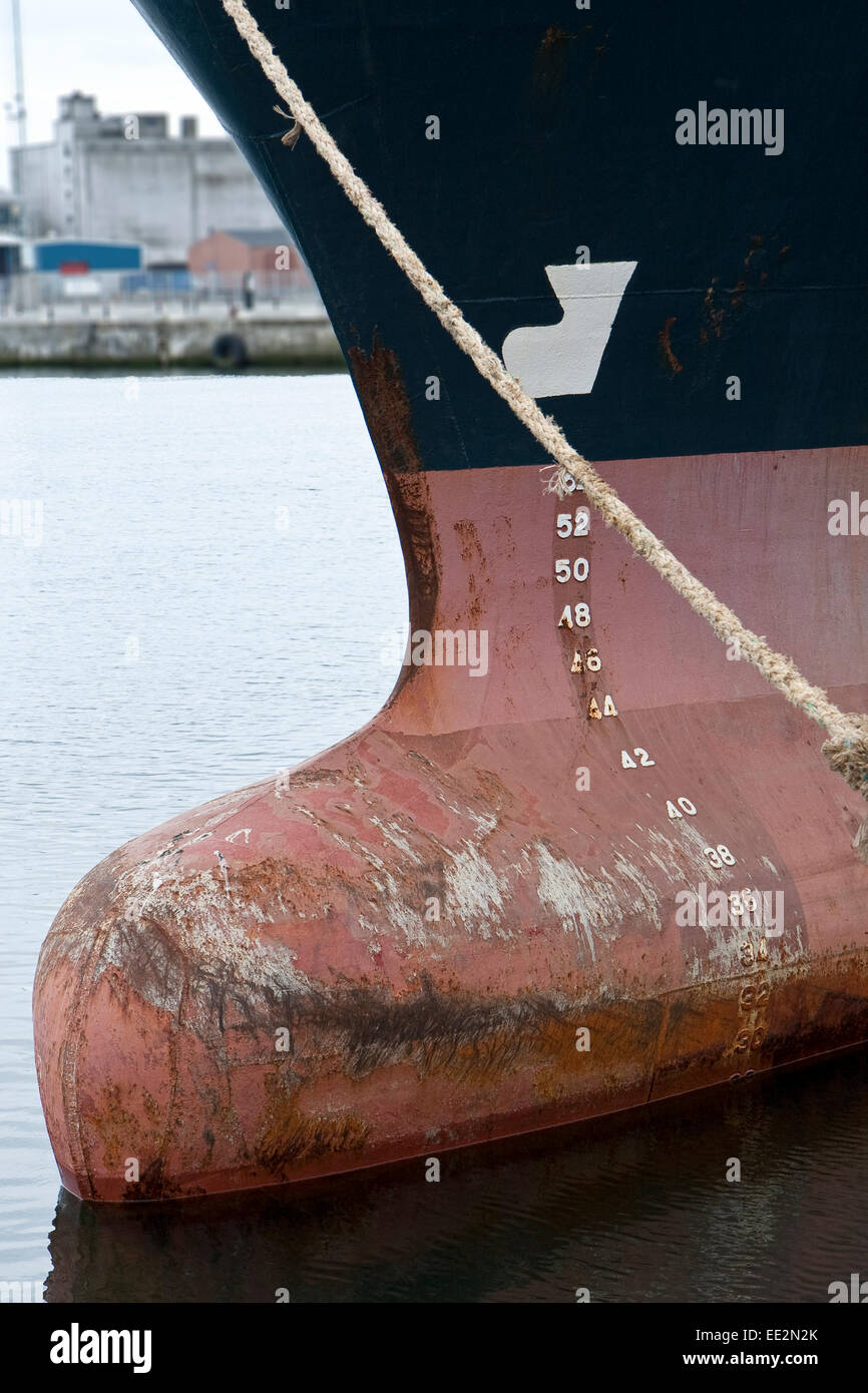 Bulbous bow on an old rusty tanker Stock Photo - Alamy