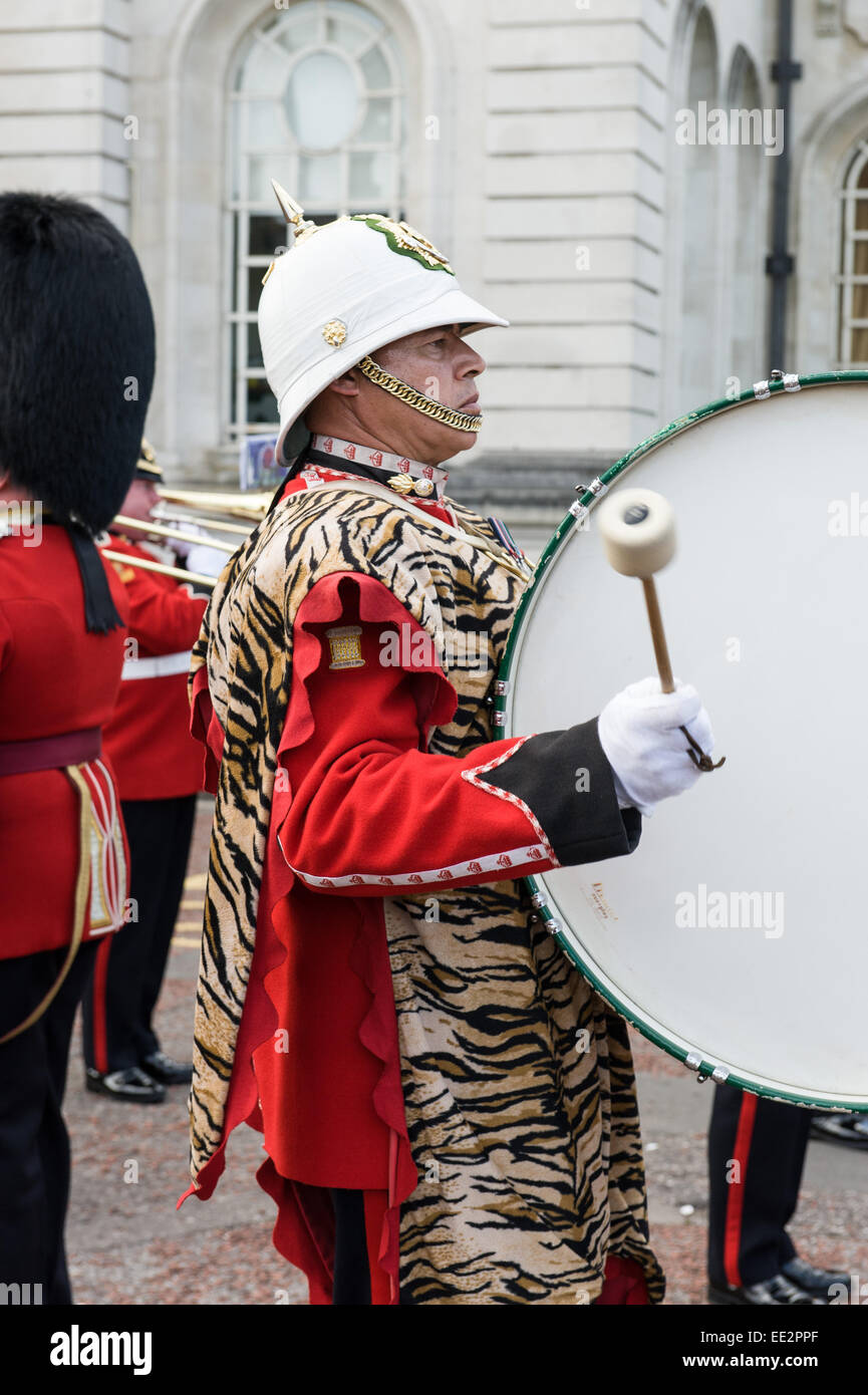 Military band drum hi-res stock photography and images - Alamy