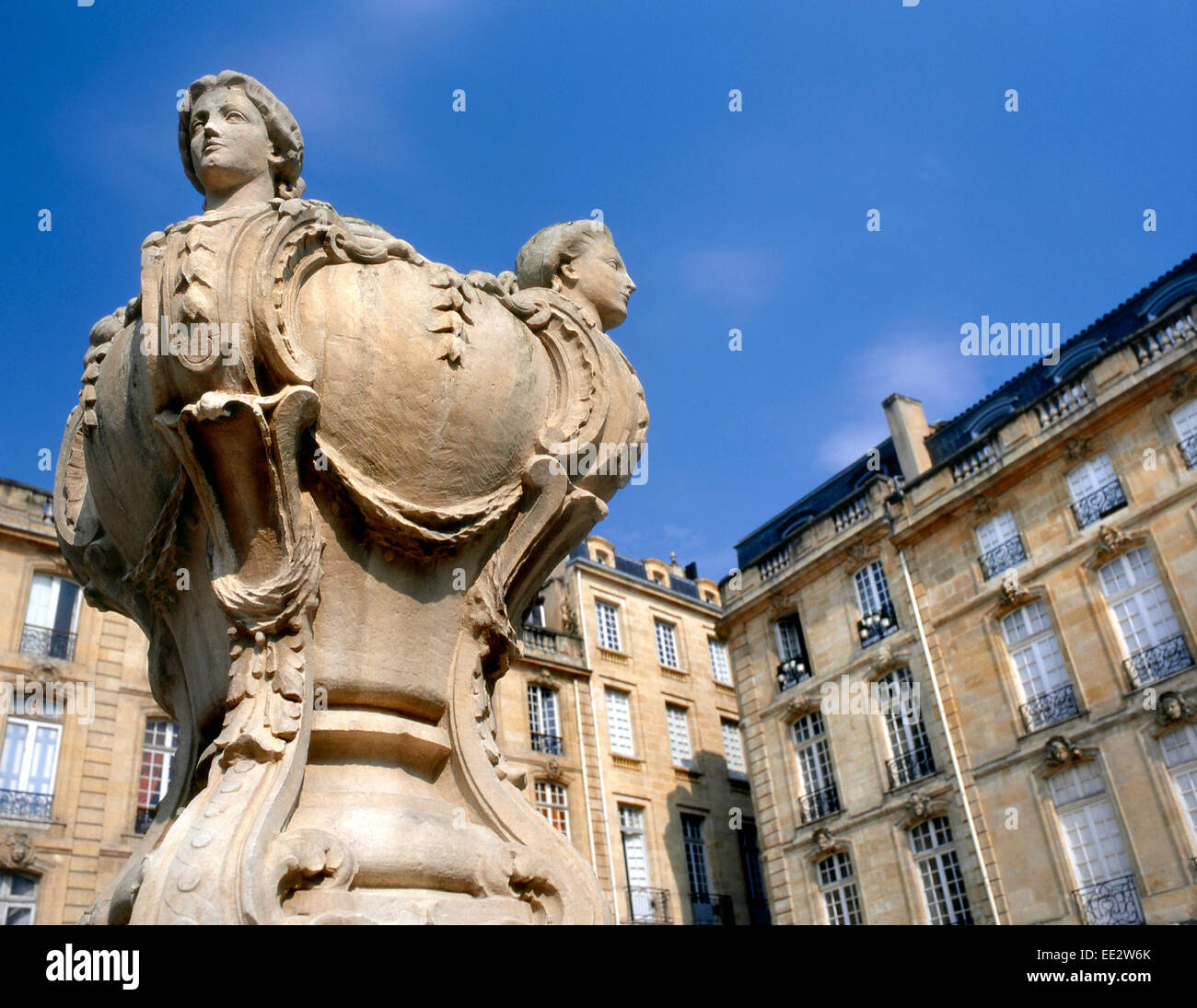 Bordeaux, Aquitaine, France. Place du Parlement - top of the Fontaine ...