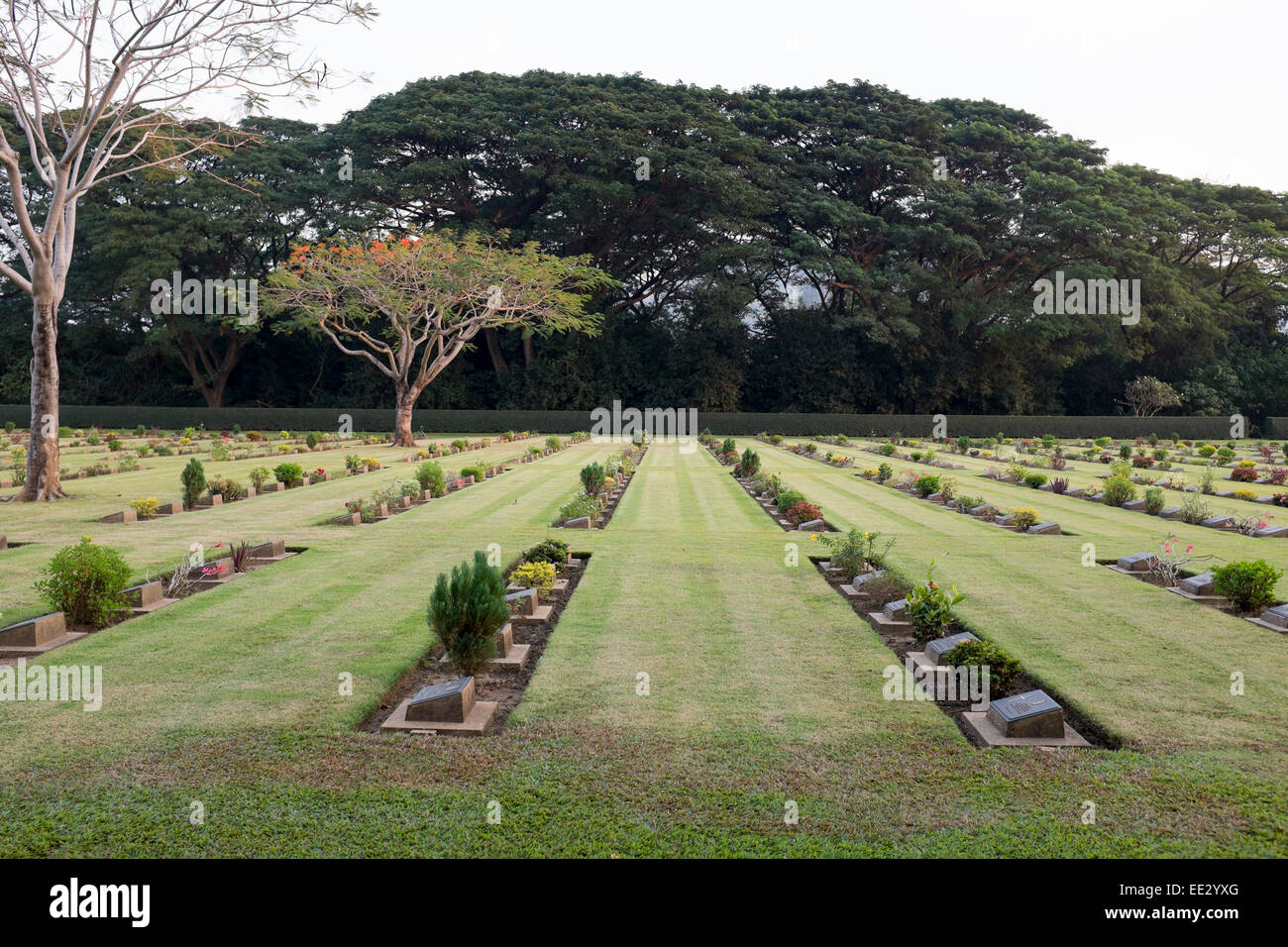 Chungkai War Cemetery Kanchanaburi Stock Photo - Alamy