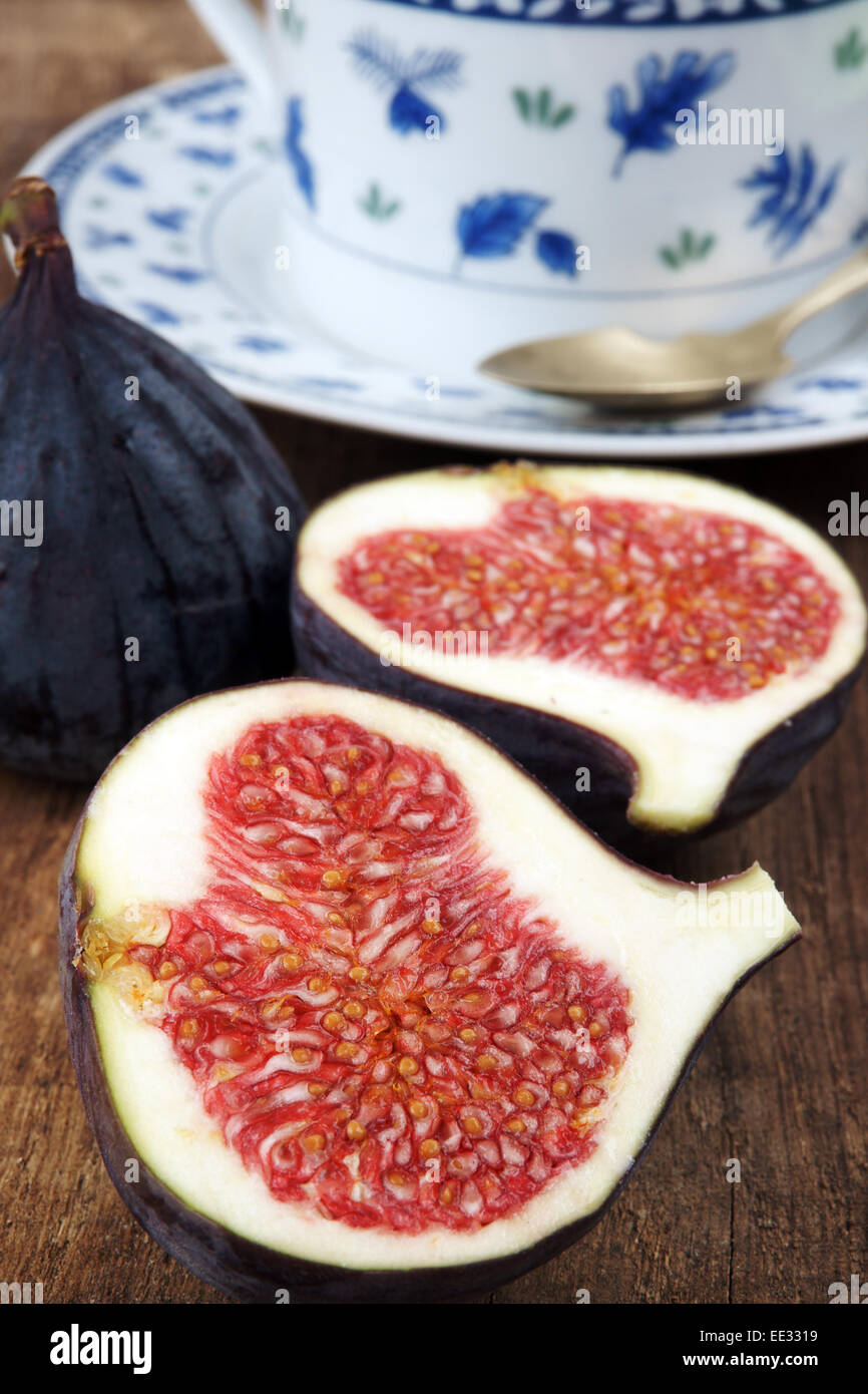 Figs ficus carica fresh hi-res stock photography and images - Alamy