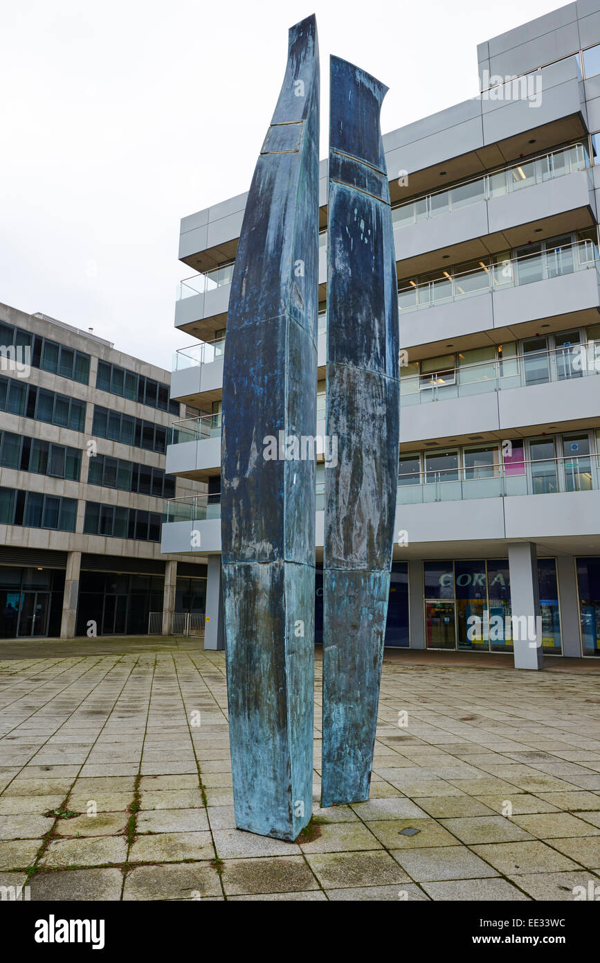 The Space Between Bronze Sculpture By Eilis O'Connell Exchange Square ...