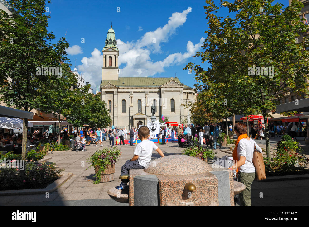 Suare hi-res stock photography and images - Alamy