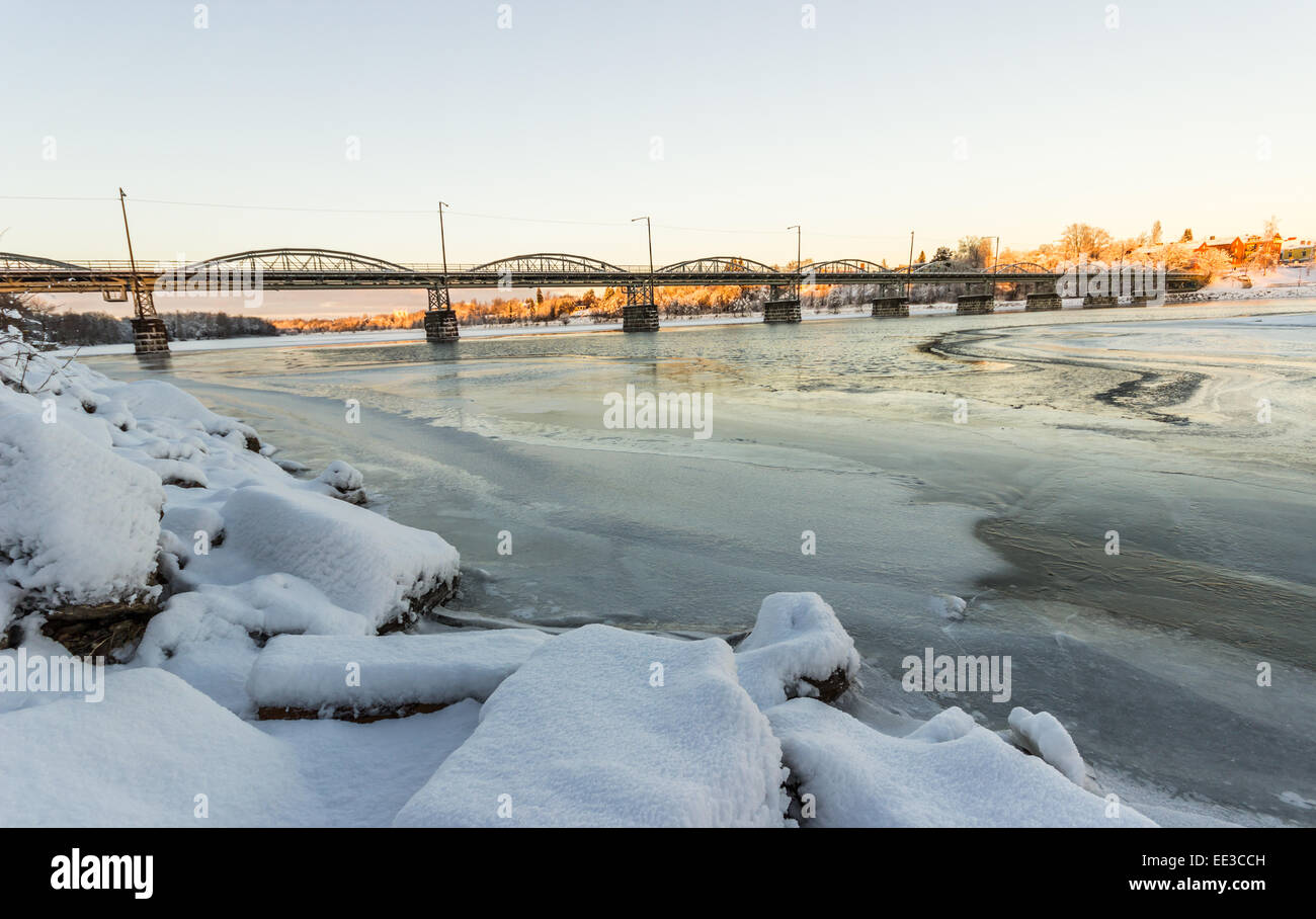 Frozen_river hi-res stock photography and images - Alamy