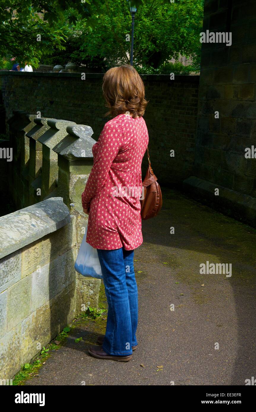 Looking over wall hi-res stock photography and images - Alamy