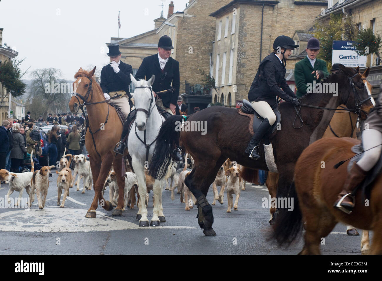 The Heythrop Hunt at the boxing day meet in Chipping Norton Stock Photo ...