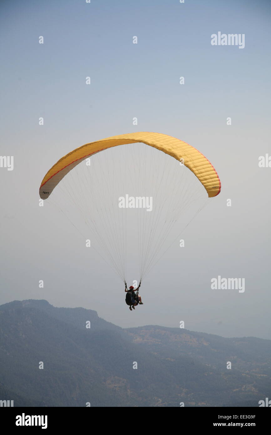 Parachute instructor hi-res stock photography and images - Alamy