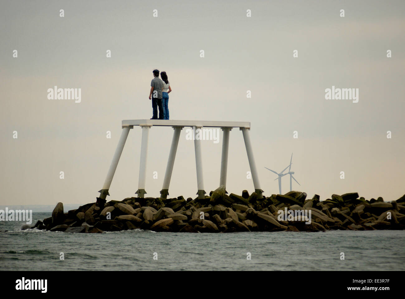 "Couple" by Sean Henry, Newbiggin by the sea Stock Photo - Alamy