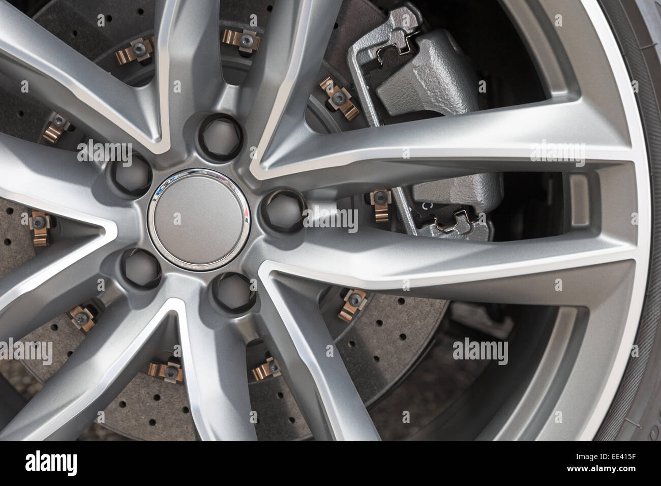 Car rims hi-res stock photography and images - Alamy